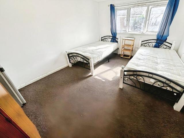 1 bedroom house share to rent
