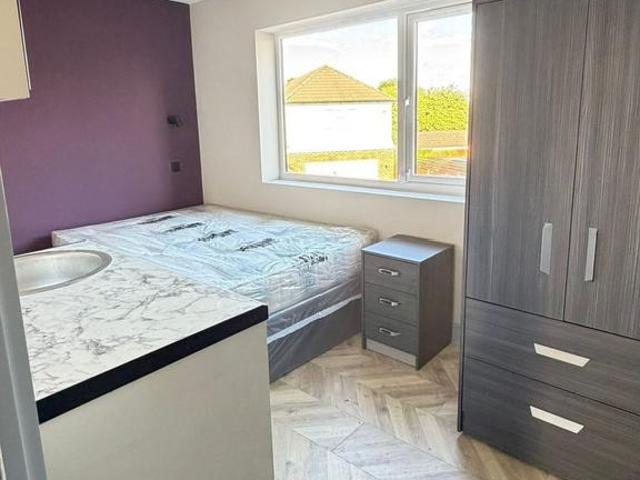 1 bedroom house share to rent