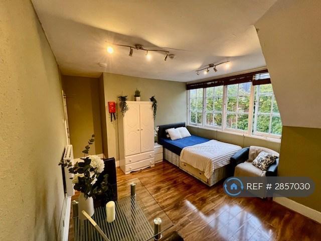 1 bedroom house share to rent