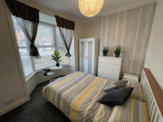 1 bedroom house share to rent