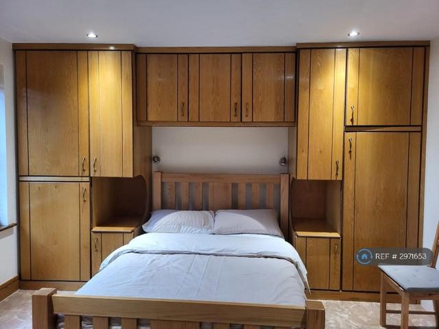 1 bedroom house share to rent