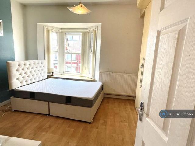 1 bedroom house share to rent
