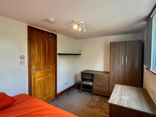 1 bedroom house share to rent