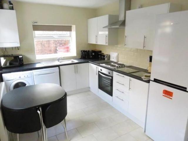 1 bedroom house share to rent