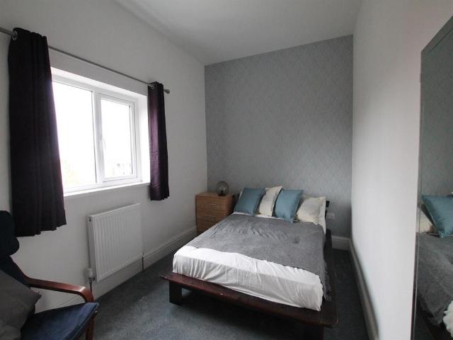 1 bedroom house share to rent