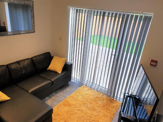 1 bedroom house share to rent