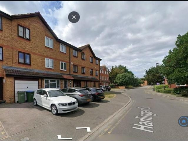 1 bedroom house share to rent