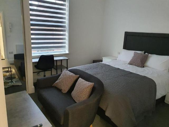 1 bedroom house share to rent