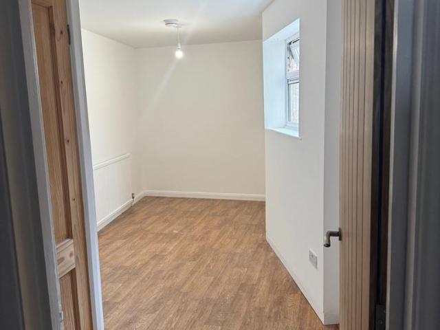1 bedroom house share to rent