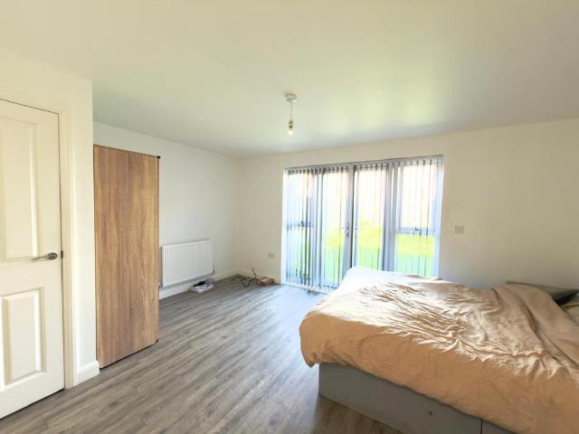 1 bedroom house share to rent