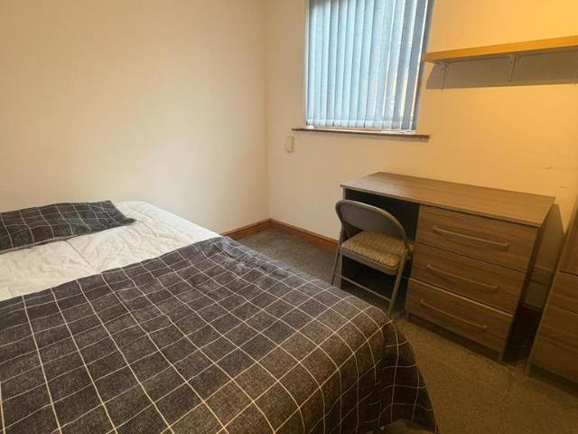 1 bedroom house share to rent