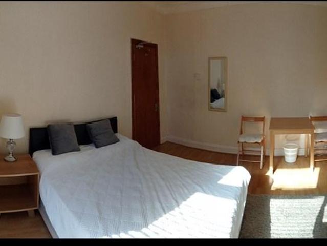 1 bedroom house share to rent