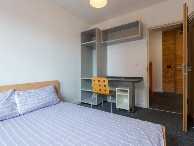 1 bedroom house share to rent