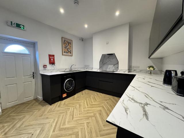 1 bedroom house share to rent