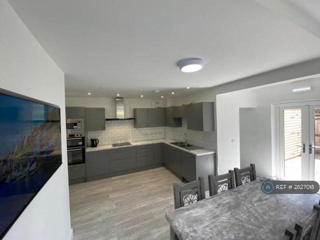 1 bedroom house share to rent