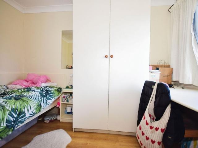 1 bedroom house share to rent