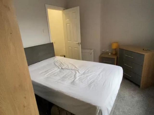 1 bedroom house share to rent