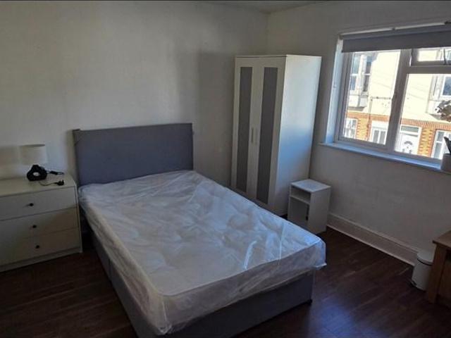 1 bedroom house share to rent