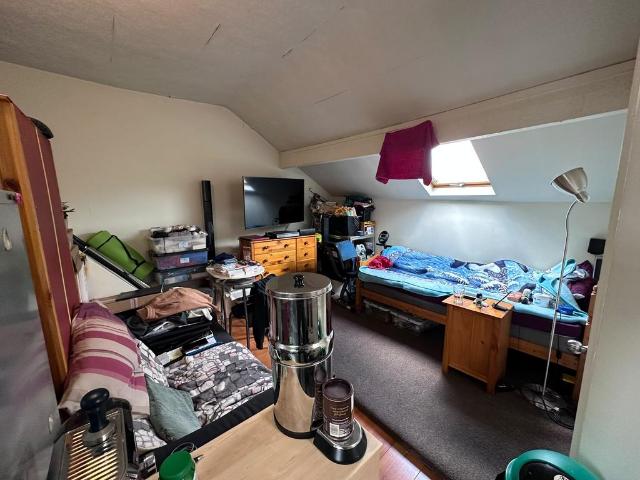 1 bedroom house share to rent
