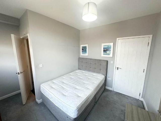 1 bedroom house share to rent