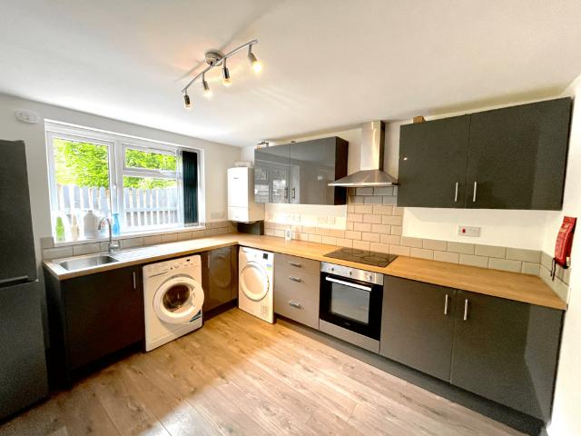 1 bedroom house share to rent