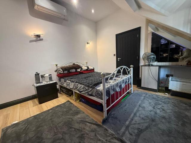 1 bedroom house share to rent