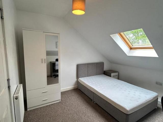 1 bedroom house share to rent