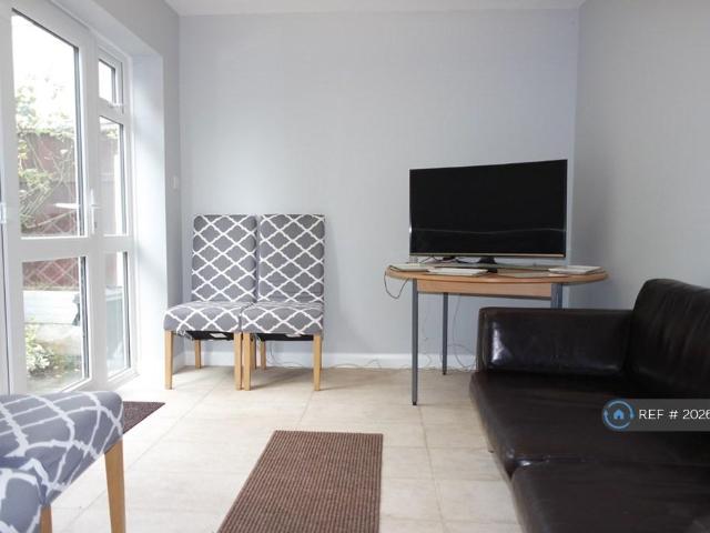 1 bedroom house share to rent