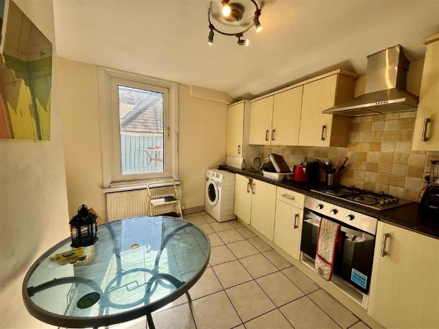 1 bedroom house share to rent