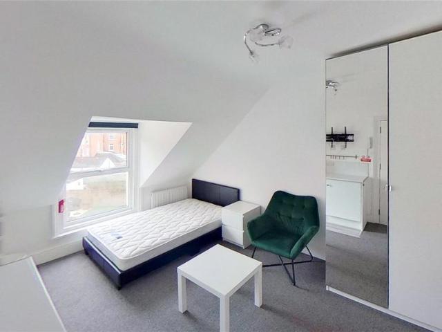 1 bedroom house share to rent