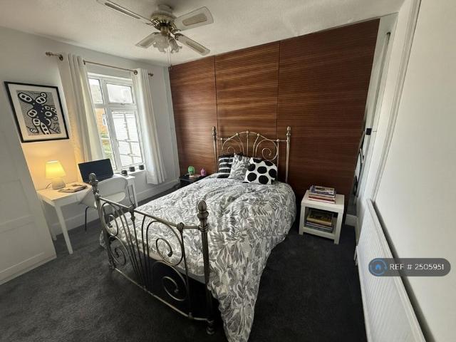 1 bedroom house share to rent