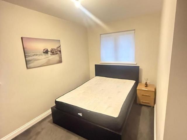 1 bedroom house share to rent