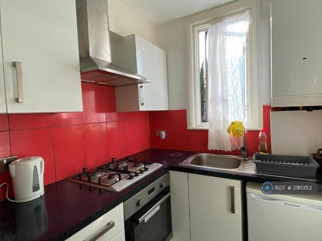 1 bedroom house share to rent