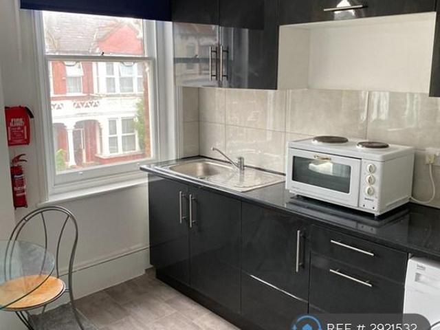 1 bedroom house share to rent