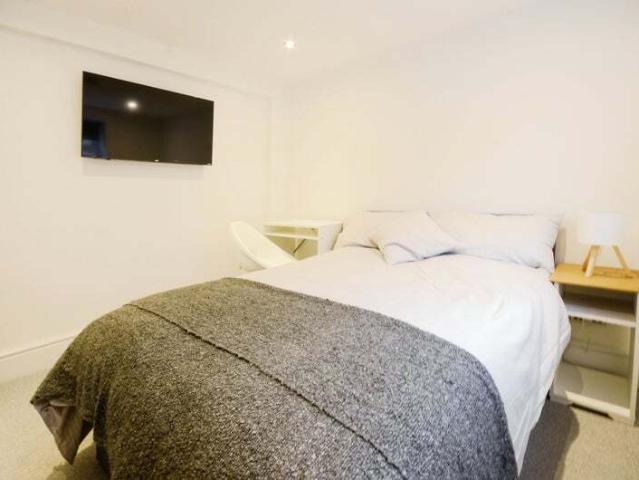1 bedroom house share to rent