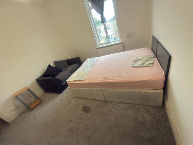1 bedroom house share to rent