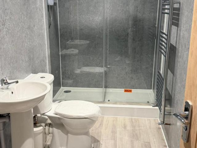 1 bedroom house share to rent