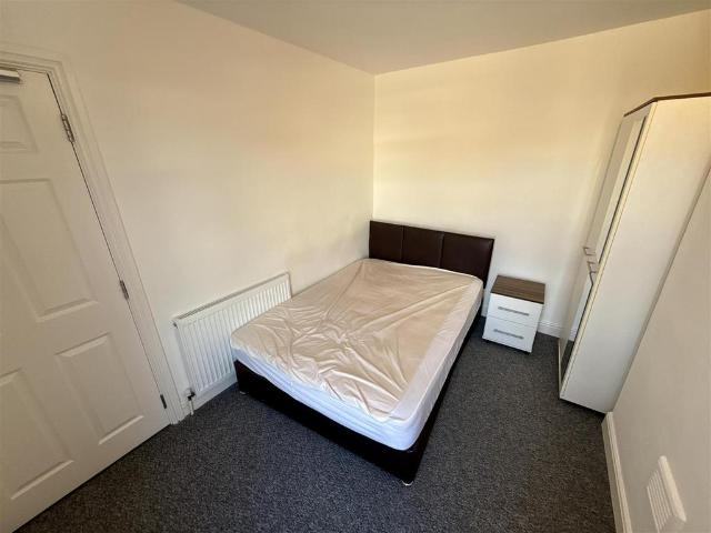 1 bedroom house share to rent