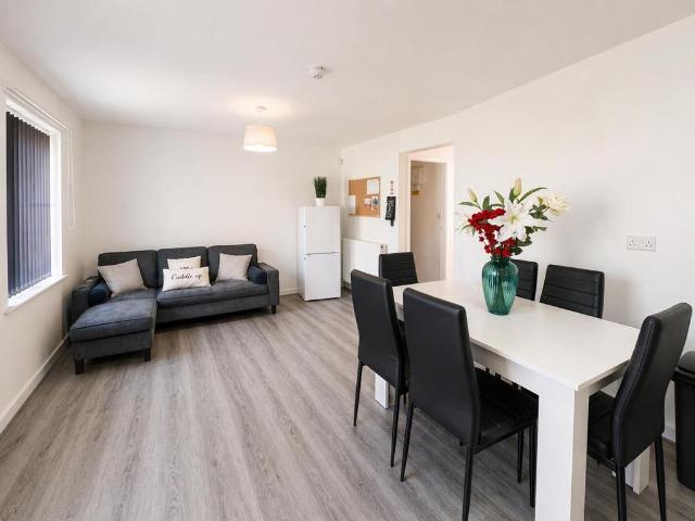 1 bedroom house share to rent