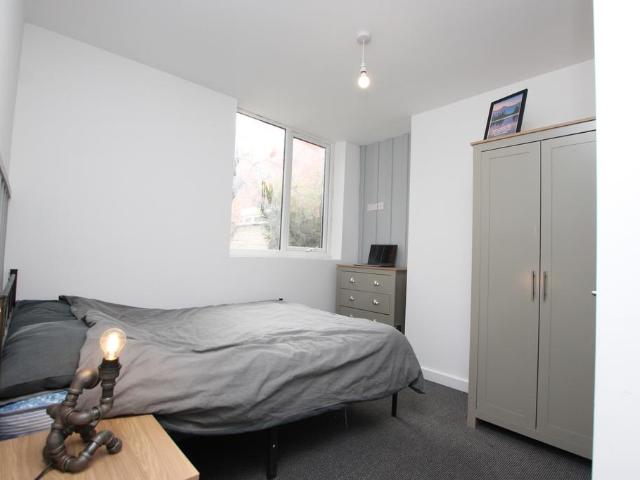 1 bedroom house share to rent