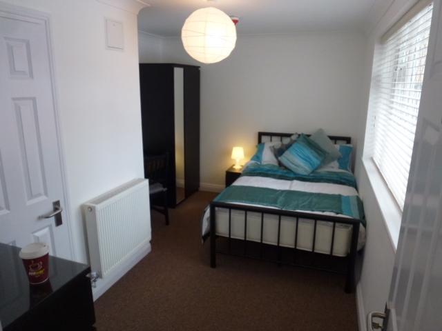 1 bedroom house share to rent