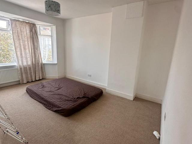 1 bedroom house share to rent