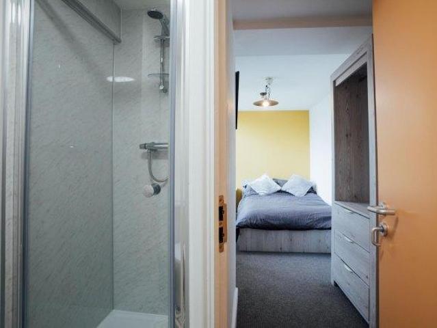 1 bedroom house share to rent