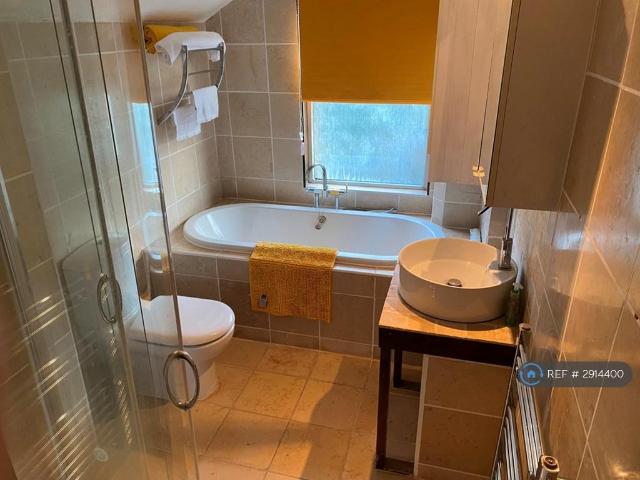 1 bedroom house share to rent