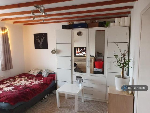 1 bedroom house share to rent