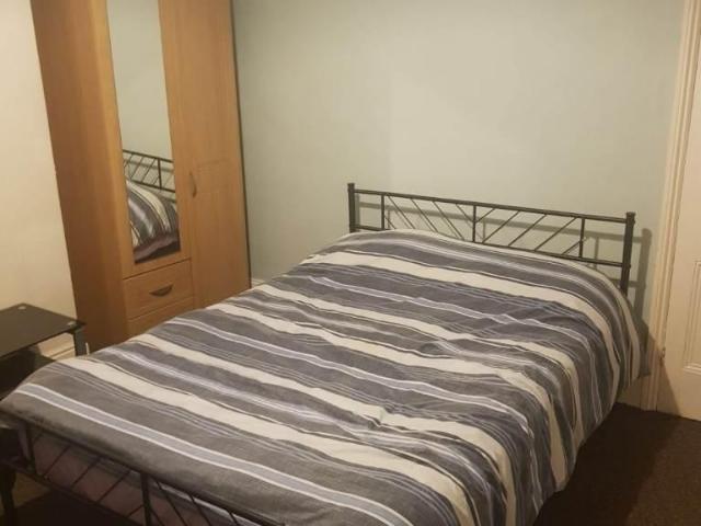 1 bedroom house share to rent