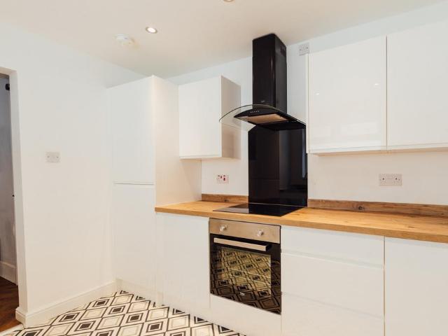 1 bedroom house share to rent