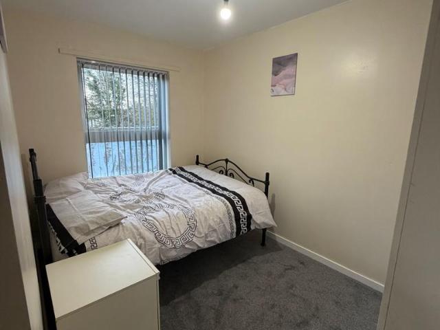 1 bedroom house share to rent