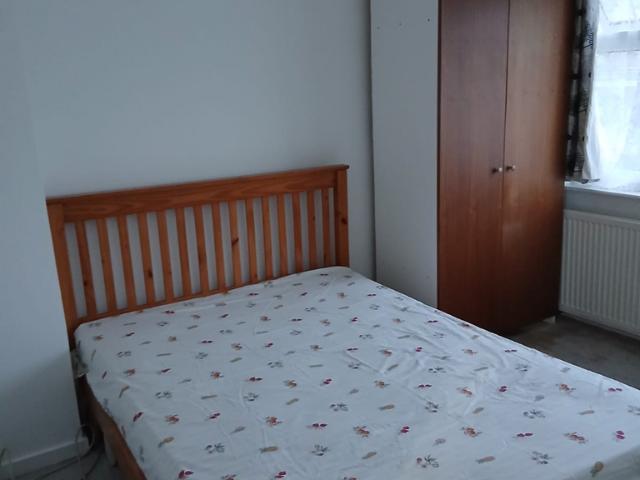 1 bedroom house share to rent
