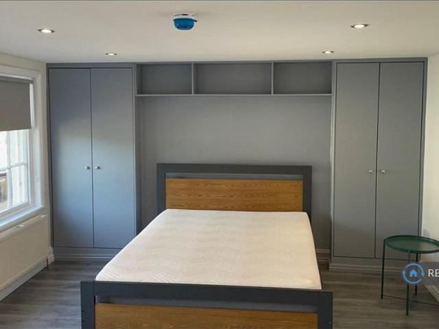 1 bedroom house share to rent